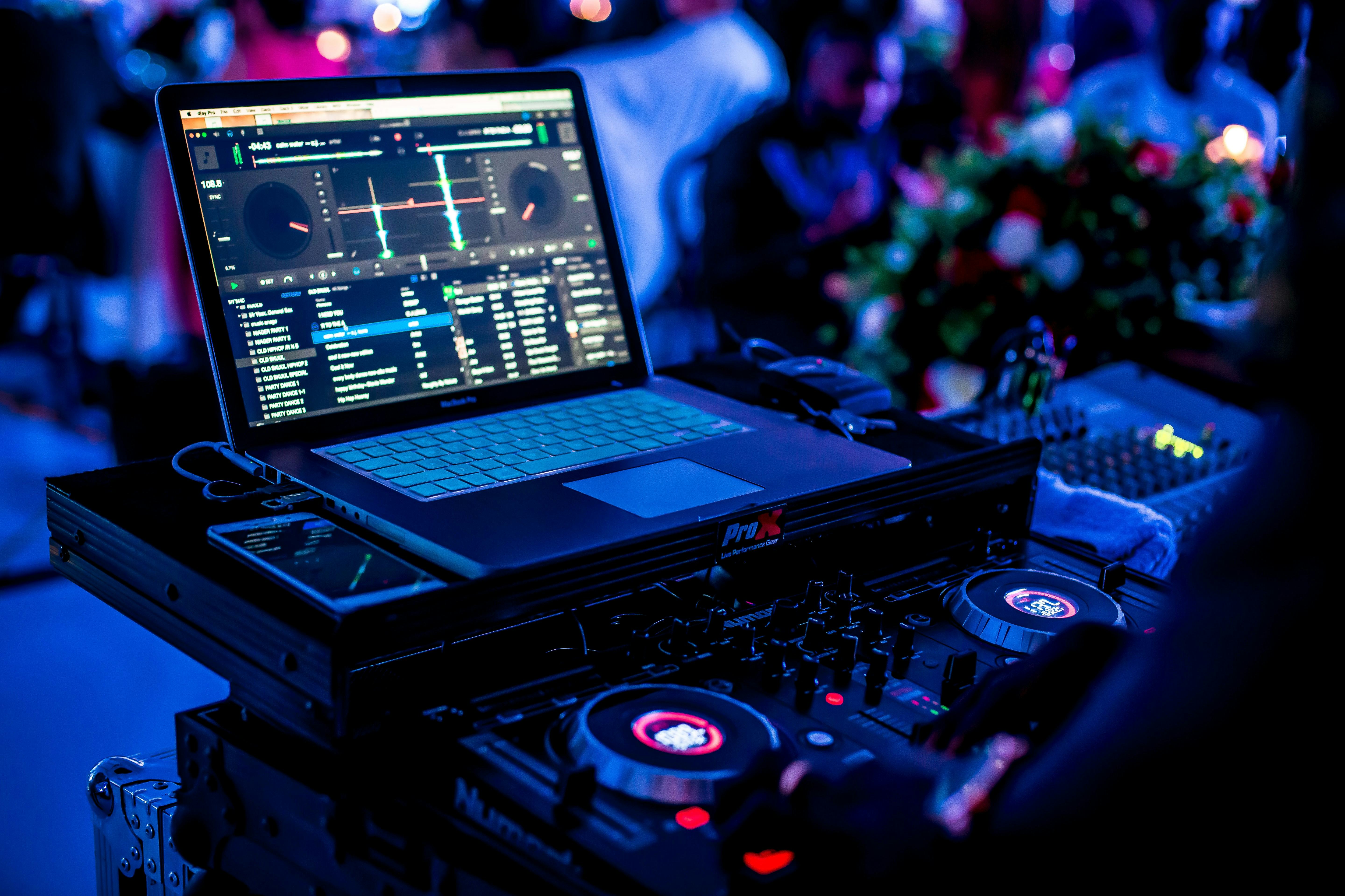 C mo Ser Un DJ Gu a Para Principiante O Profesional Crehana c-mo-ser-un-dj-gu-a-para-principiante-o-profesional-crehana