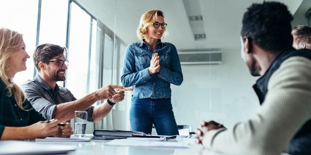 🎯 ¿Qué son las 4 C’s del marketing y cómo aplicarlas? | Curso | Crehana