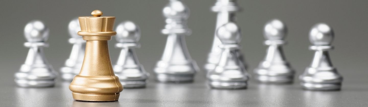 Cuál es la función de la torre en ajedrez?