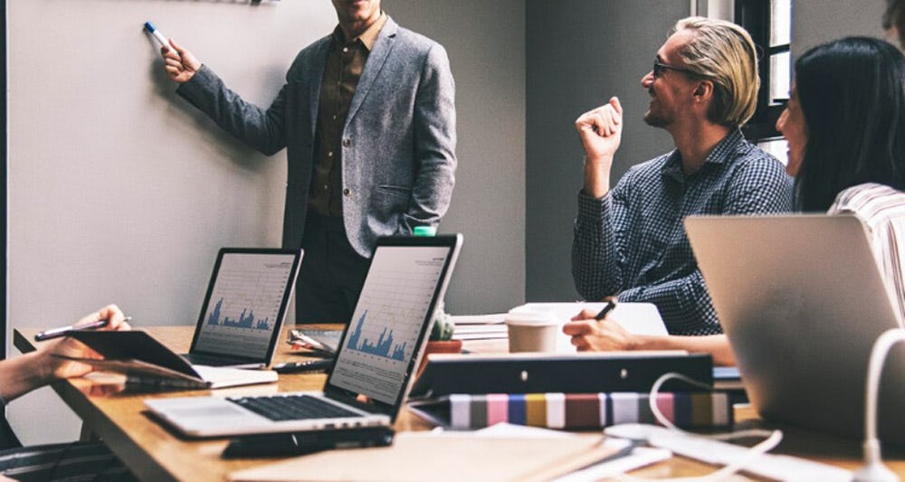 Presupuesto de capacitación: concepto y pasos para hacer uno | Curso | Crehana